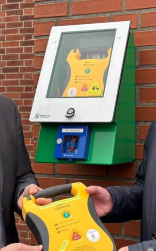 AED/ Defibrillator: Wichtige Infos für Ersthelfer & Betreiber